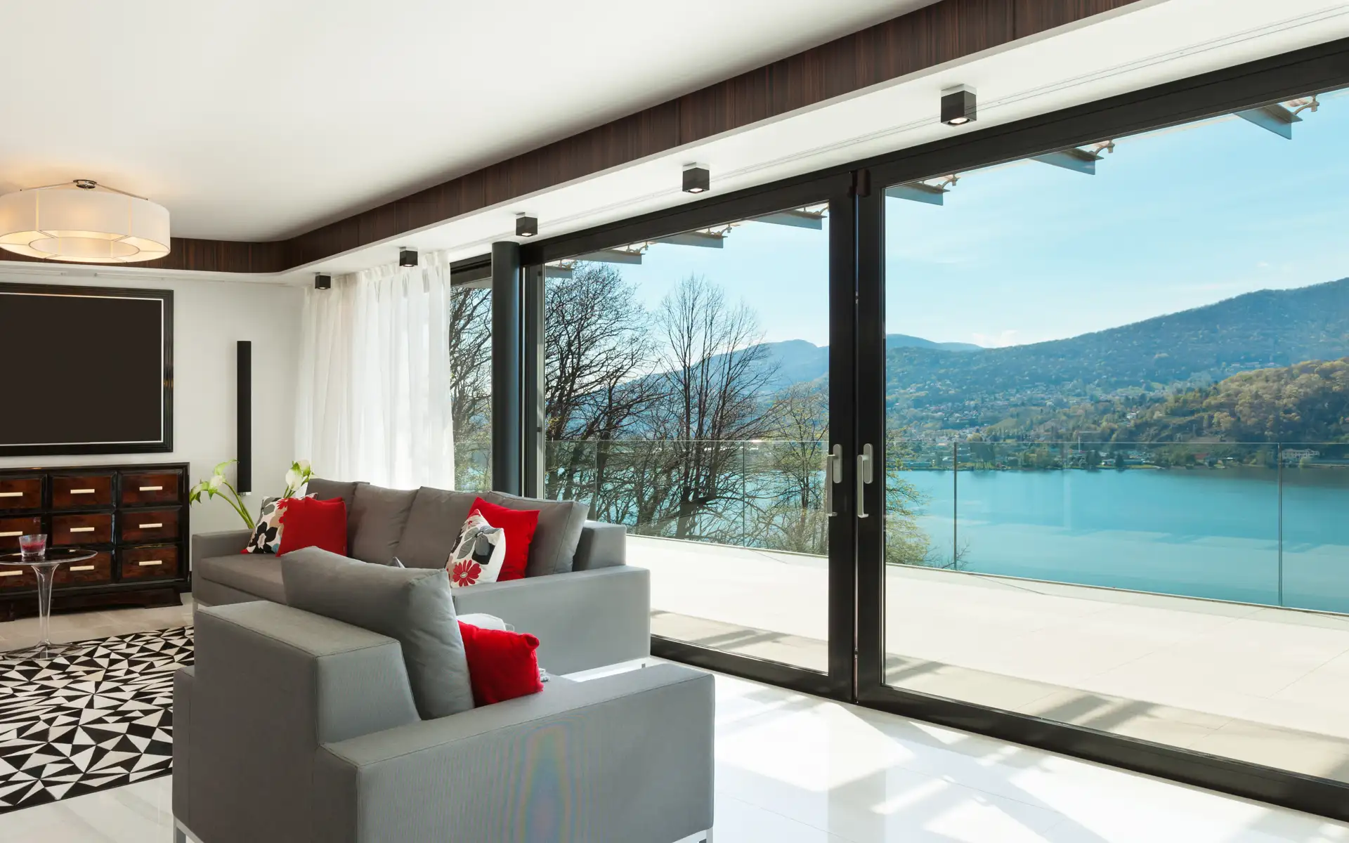 Incerco - Fábrica de puertas y ventanas